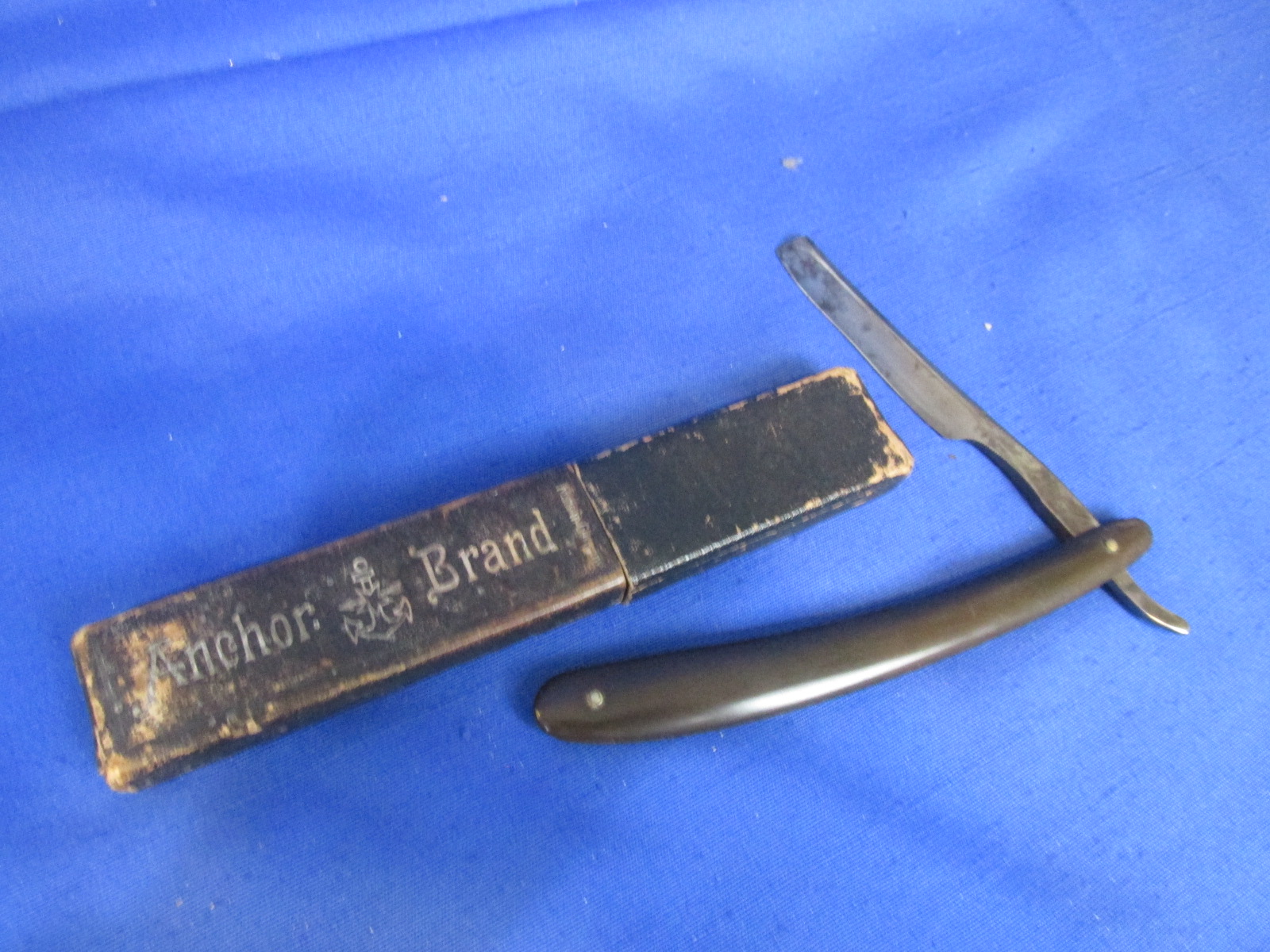 Vintage Straight Razor Brands