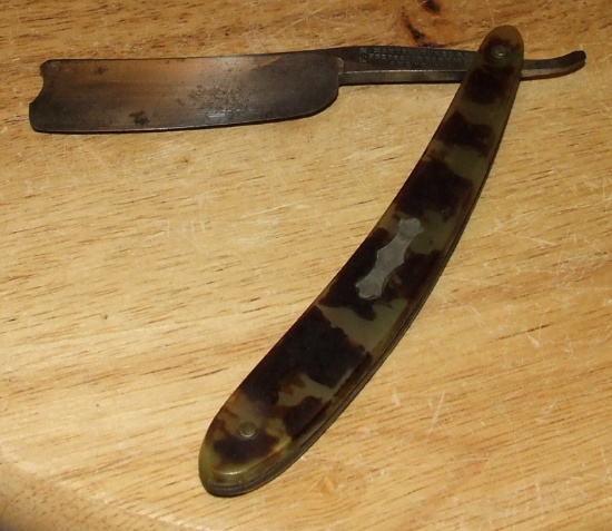 Early Fredrick Reynolds Straight Razor | Online Auctions | Proxibid