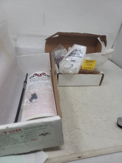 2 boxes assorted parts & pieces | Online Auctions | Proxibid