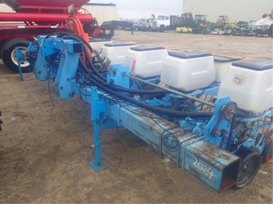 Monosem 3 Pt. 8 Row 38 in. Corn Planter | Online Auctions | Proxibid