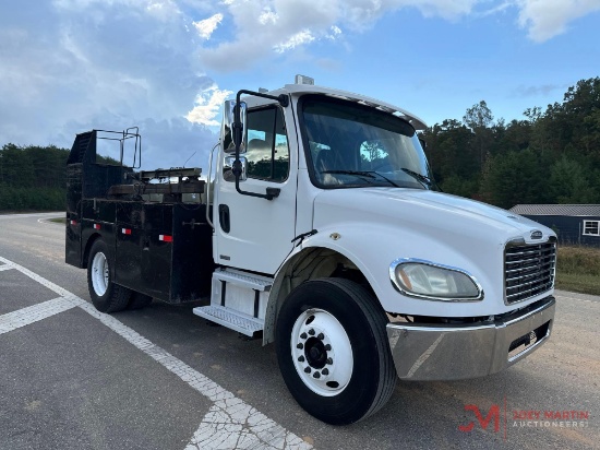 2004 FREIGHTLINER SERVICE TRUCK | Commercial Trucks Service & Utility ...