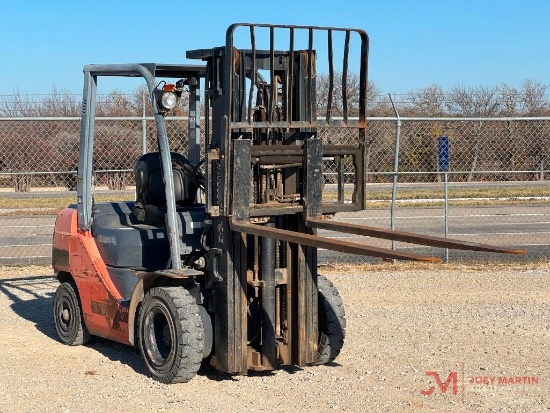 TOYOTA 8FGU25 STRAIGHT MAST FORKLIFT | Heavy Construction Equipment ...