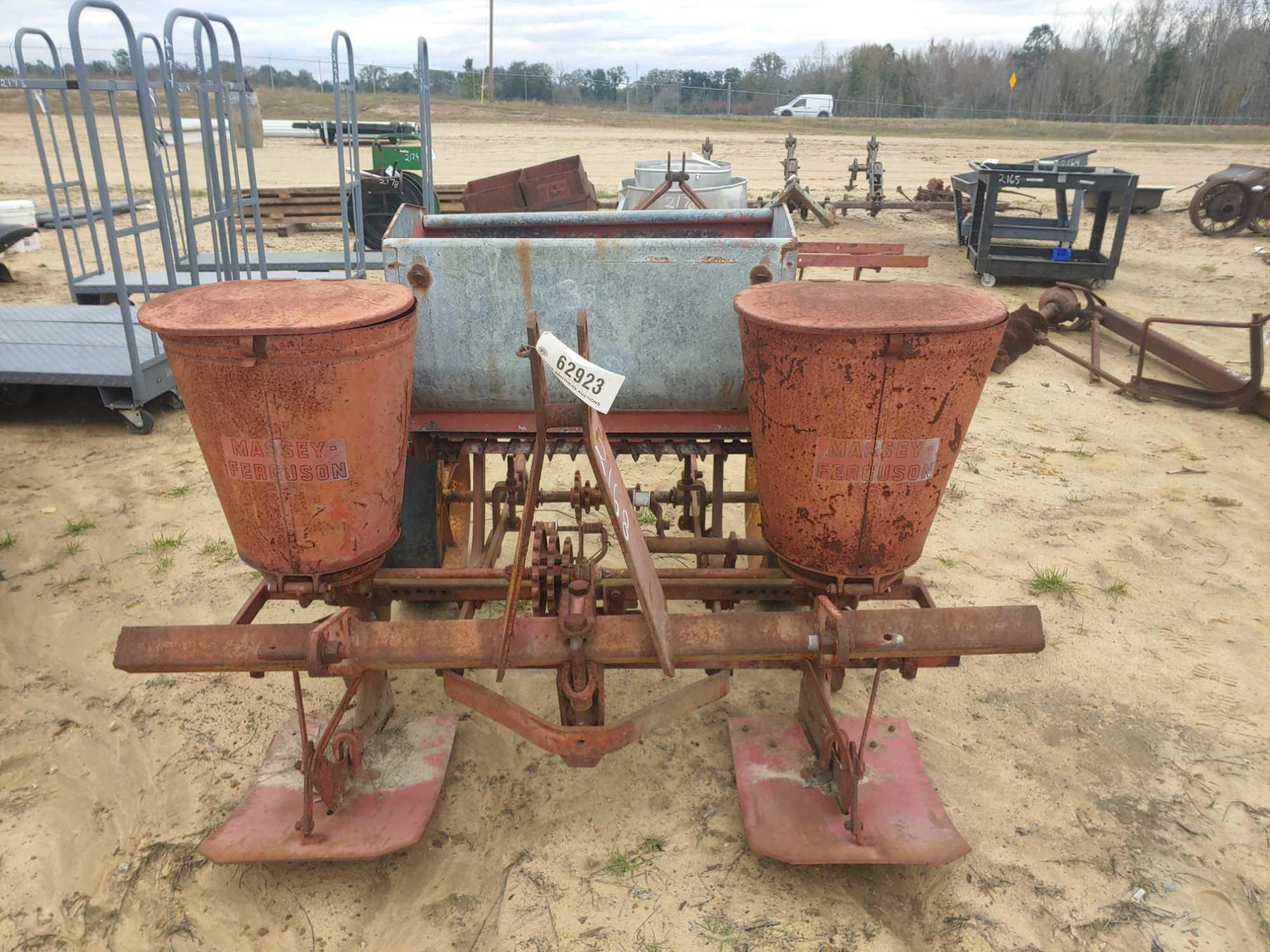 MASSEY FERGUSON 2 - ROW PLANTER | Proxibid