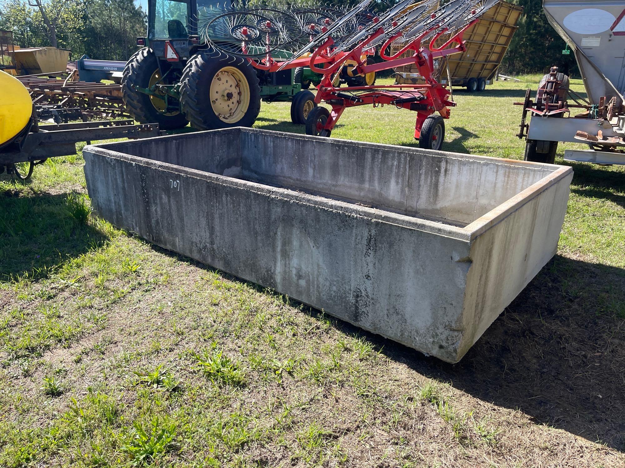 707 - ABSOLUTE - CONCRETE WATER TROUGH | Proxibid