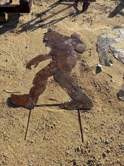 2274 - METAL SASQUATCH CUT OUT STATUE | Art, Antiques & Collectibles ...