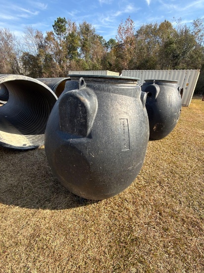 409 - ROTH GLOBAL PLASTICS POLY SEPTIC TANK | Online Auctions | Proxibid