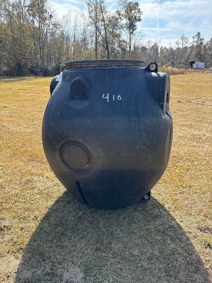 410 - ROTH GLOBAL PLASTICS POLY SEPTIC TANK | Online Auctions | Proxibid