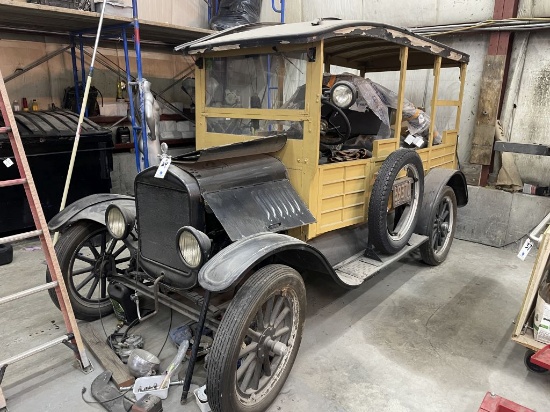 1925 Ford Model T Wood Body Station Wagon 4Cyl (No Additional Info ...