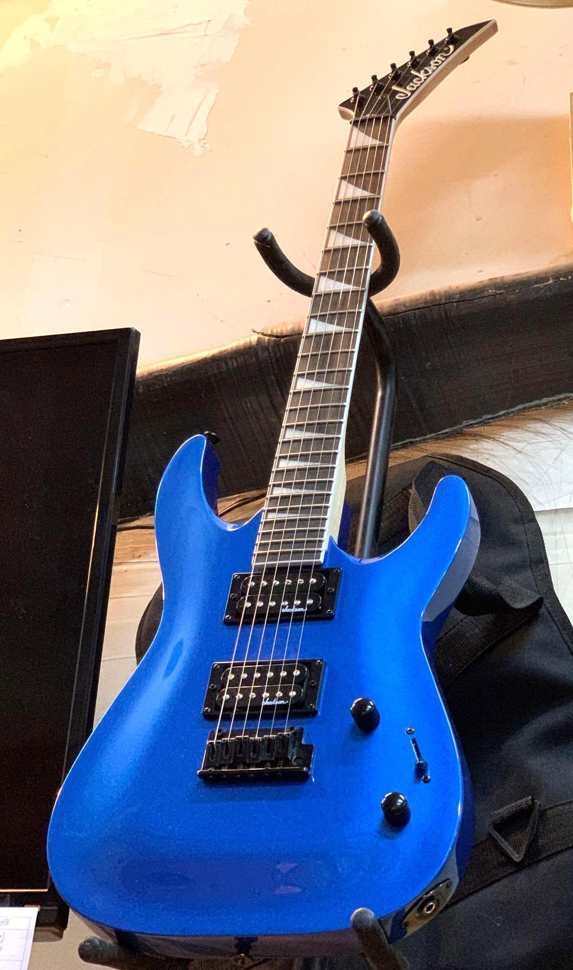 Jackson 24 Fret Arched Top Electric Guitar- In | Proxibid