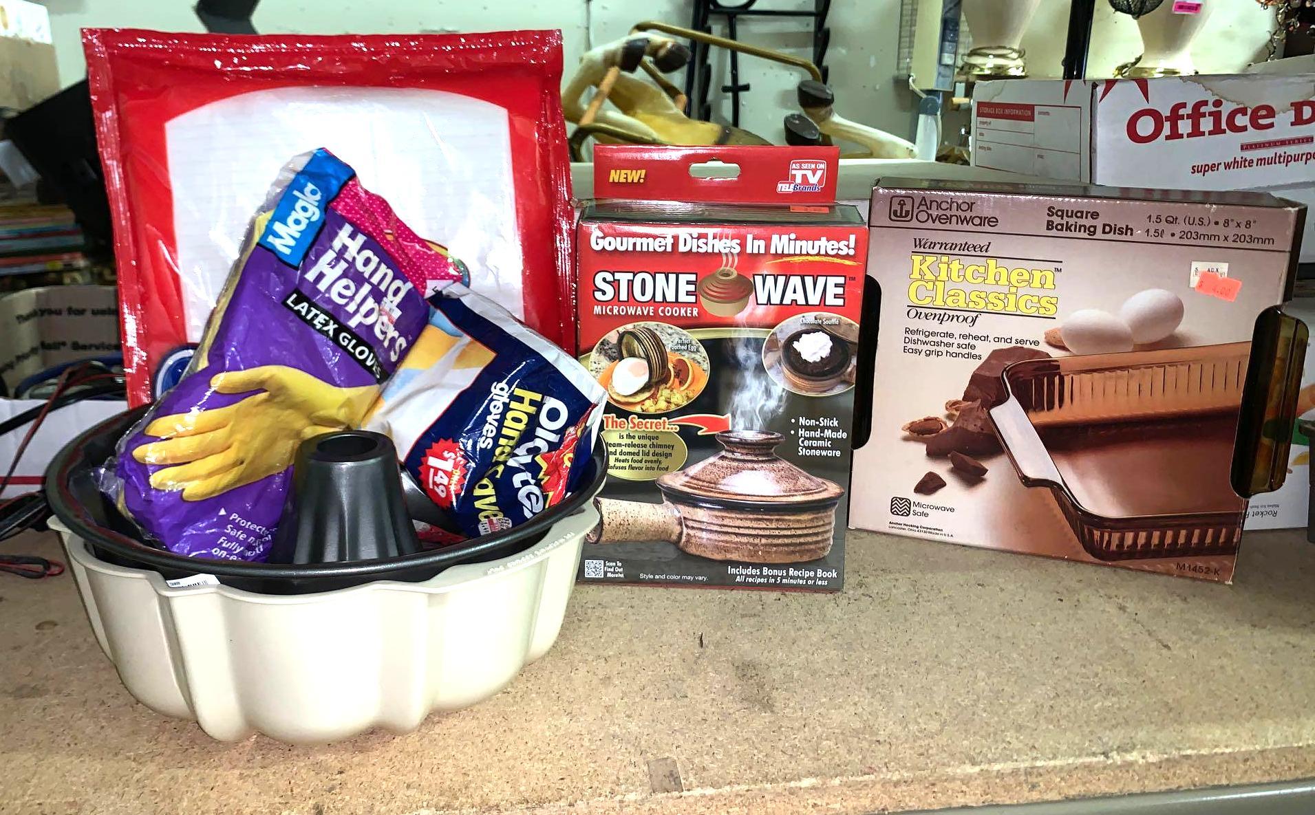 New Anchor Baking Dish, Stone wave Baking Sheet | Proxibid