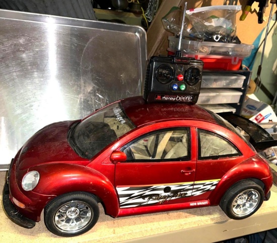 New Bright Radio Control The New Volkswagen Beetle Car and remote ...