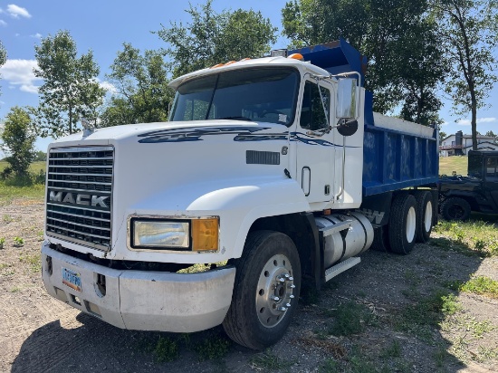 1990 MACK F600 1073 | Heavy Construction Equipment | Online Auctions ...