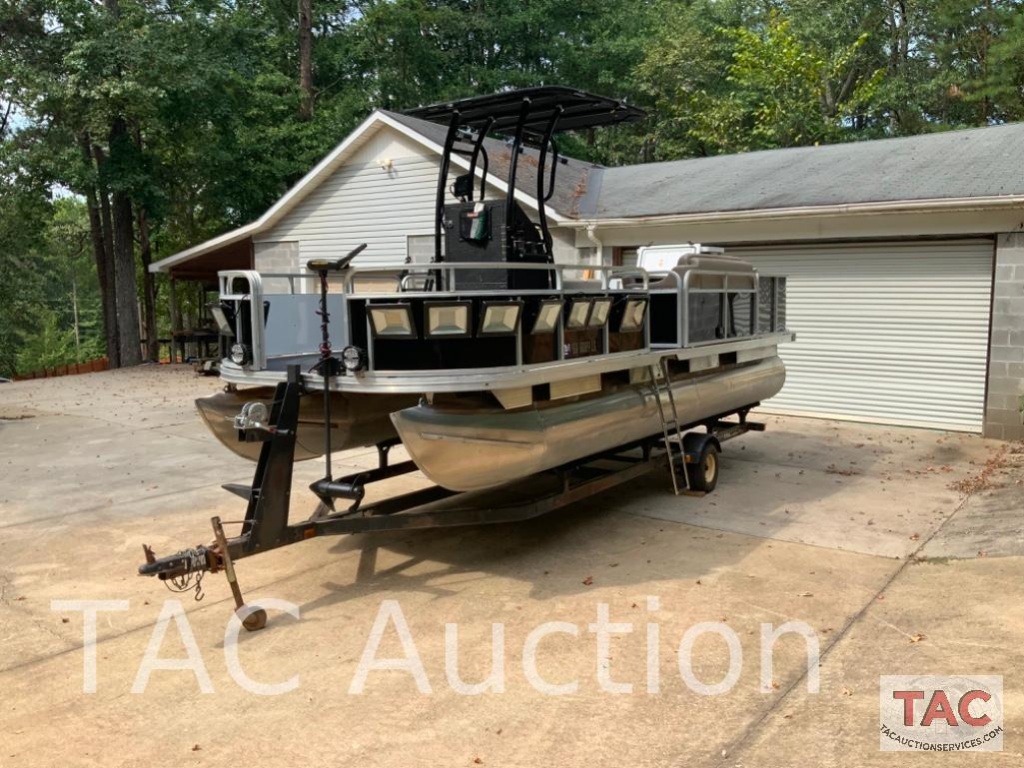 Pontoon Bowfishing Boat