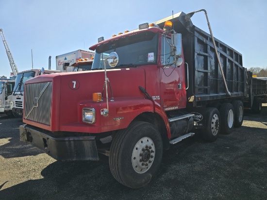 2000 Volvo Tri-axle Dump Truck | Online Auctions | Proxibid