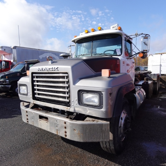 2001 Mack Rd Roll Off Truck | Online Auctions | Proxibid
