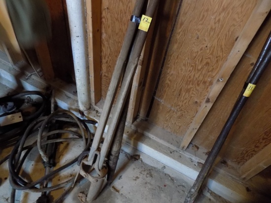 Peavey Log Roller and a Post Hole Digger | Online Auctions | Proxibid