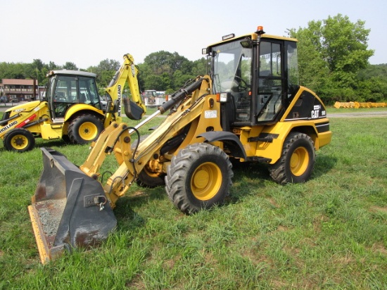 Cat 908 Wheel Loader, 80'' Front Bucket with Bolt on Edge, Hydraulic ...