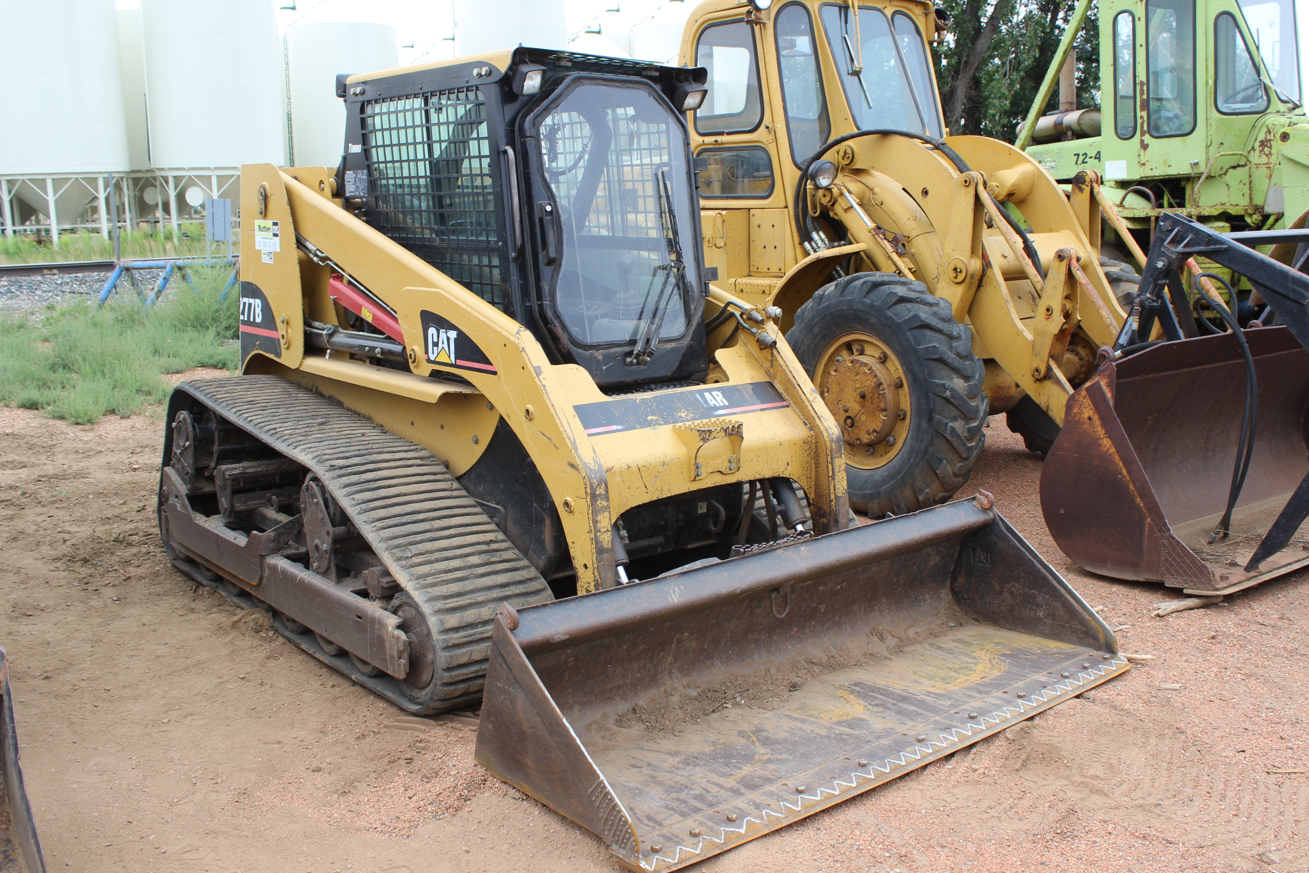 Cat 277b Features
