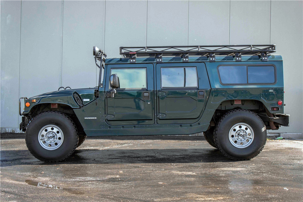 Hummer H1 Side View