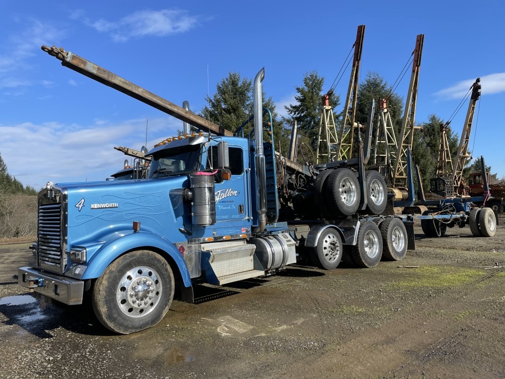 Kenworth W900 Log Truck