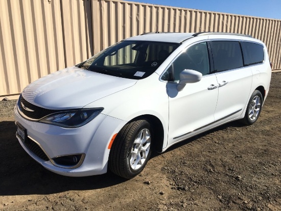 2017 Chrysler Pacifica Touring Mini Van, | Cars & Vehicles Cars ...
