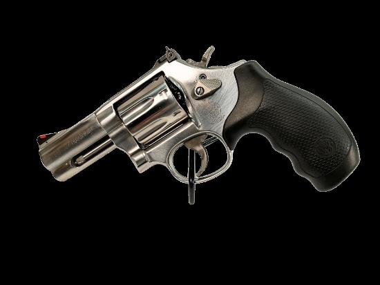 Smith & Wesson, Model 686 Plus, 357 Magnum Caliber Revolver | Online Auctions | Proxibid