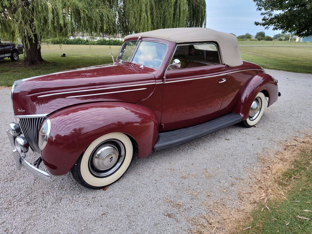 1939 Ford Standard Convertible Coupe 1939 Ford Deluxe Convertible
