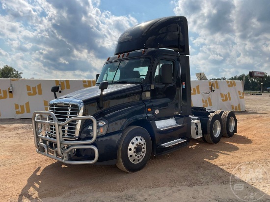 2019 FREIGHTLINER CASCADIA CA125DC TANDEM AXLE DAY CAB TRUCK TRACTOR ...