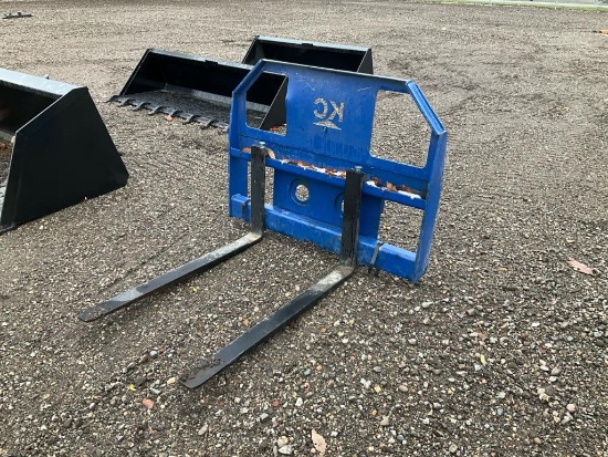 KC Mini Skid Steer Pallet Forks | Heavy Construction Equipment ...