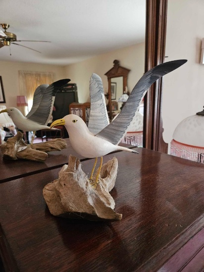 Seagull on Driftwood Sculpture Carving | Online Auctions | Proxibid