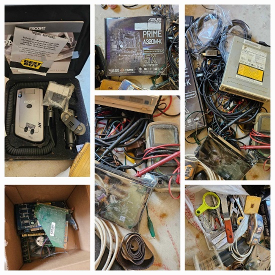 Confusing Man Cave Jumble, Electronics and Mystery... | Online Auctions | Proxibid