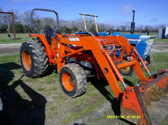 Kubota L3600 Tractor with Loader | Online Auctions | Proxibid