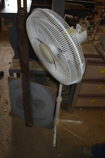 Windmere Stand Up Fan | Online Auctions | Proxibid