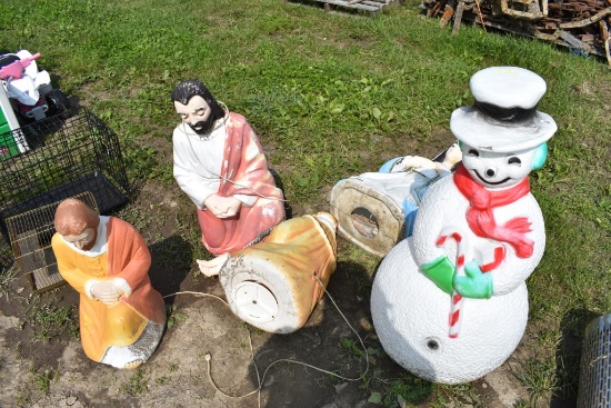 Nativity Scene and Frosty the Snowman Outdoor Light up Decoration ...