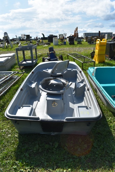 Bass Tender Fishing Boat | Online Auctions | Proxibid