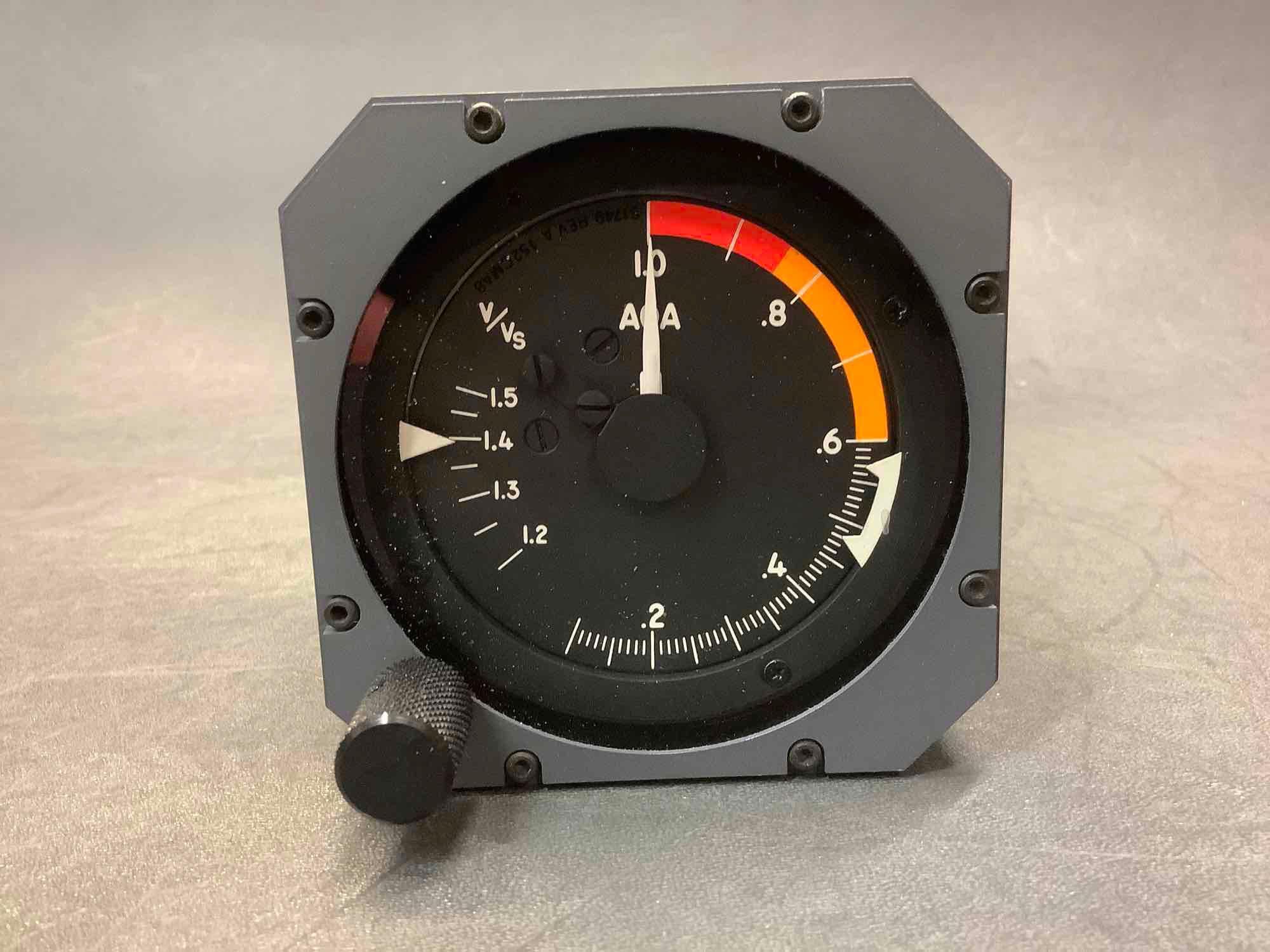 ANGLE OF ATTACK INDICATOR C-82305-2 (CONDITION | Proxibid