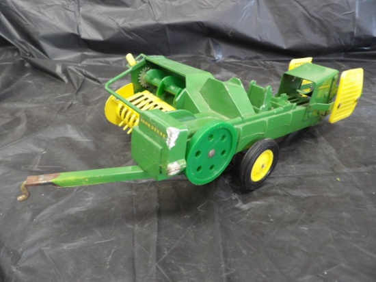 1/16 John Deere 24T Square Baler w/ Moving Parts | Art, Antiques ...