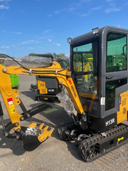 New AGT H13R Mini Excavator | Heavy Construction Equipment Excavators ...