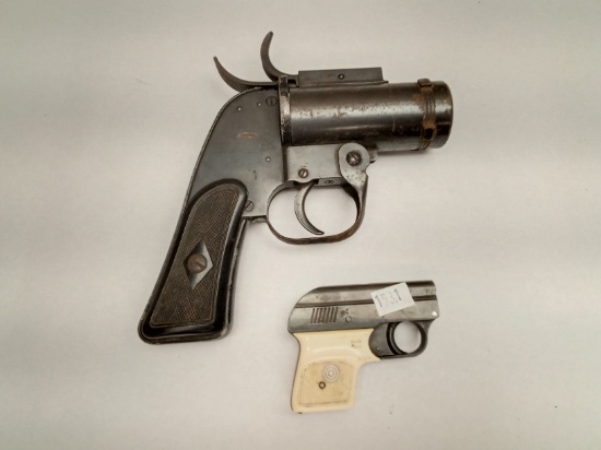 ECCV M8 FLARE PISTOL, GERMAN MOD. 6 STARTER PISTOL | Online Auctions ...