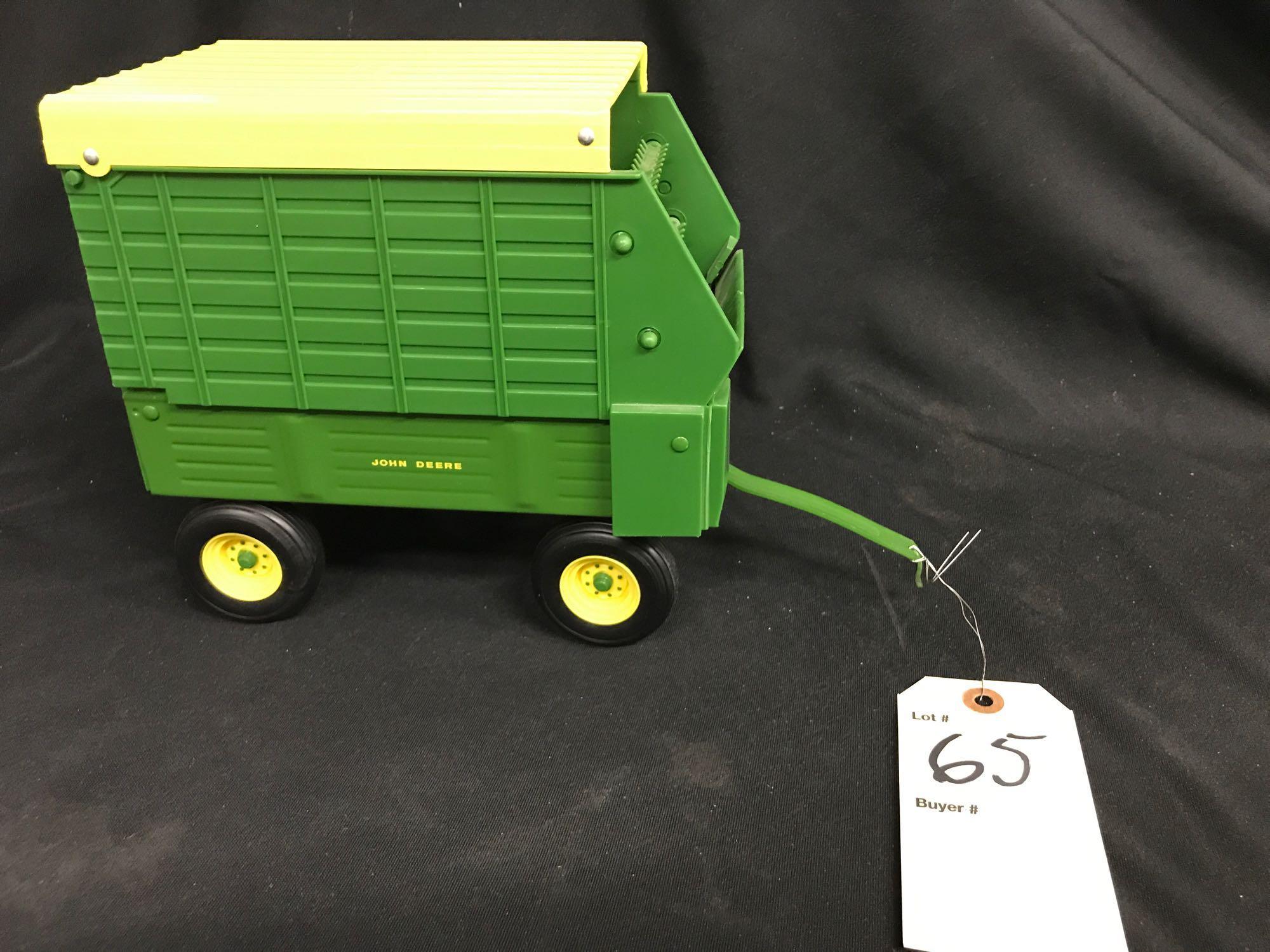 1/16 Scale Ertl John Deere Silage Wagon | Proxibid