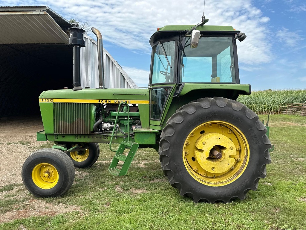 John Deere 4430 Tractor Data