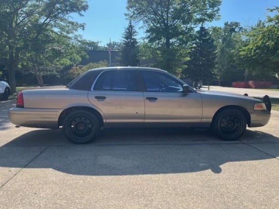 2007 Ford Crown Victoria | Cars & Vehicles Cars Sedans | Online ...