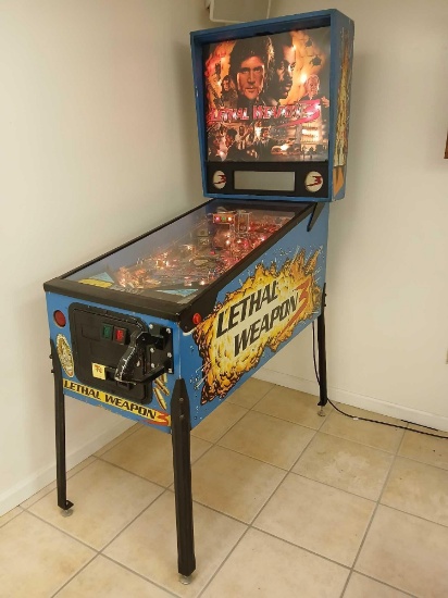 Lethal Weapon 3 Pinball Machine by Data East | Art, Antiques ...