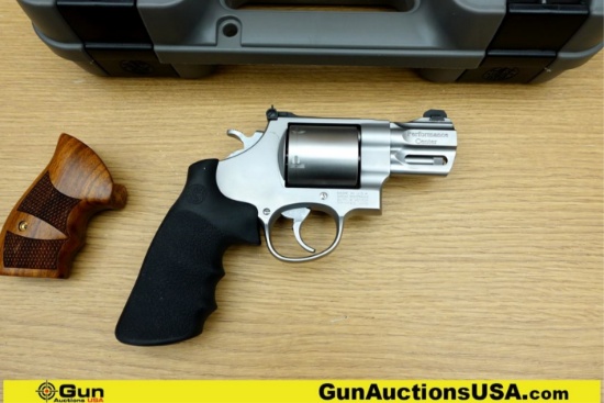 Smith & Wesson 629-6 PERFORMANCE CENTER .44 MAGNUM Revolver. Like New. 2.5" Barrel. Features a ...