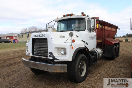Mack manure spreader truck | Online Auctions | Proxibid