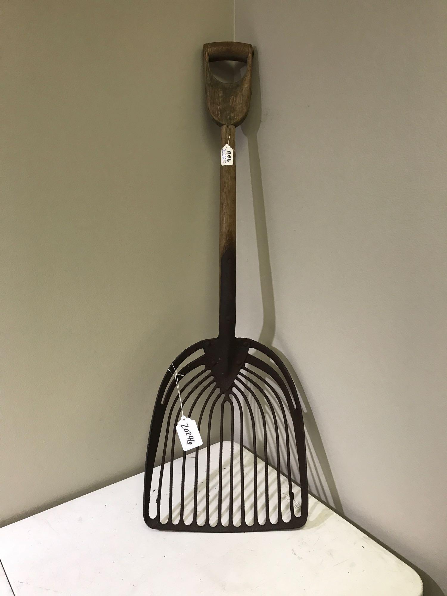 Potato shovel store