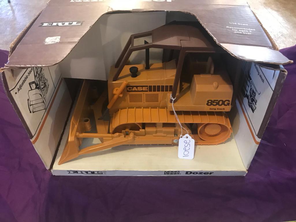 Case 850G Long Track Dozer by Ertl with box | Proxibid