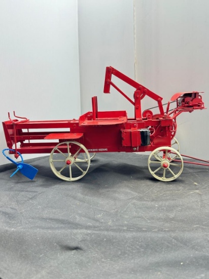 1/16 Scale McCormick Baler Working model battery operated good detail ...