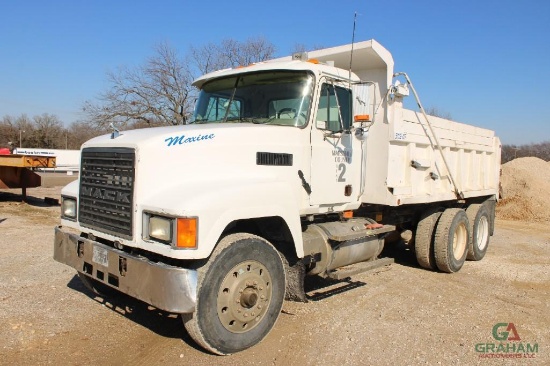 2002 MACK CH613 T/A DUMP TRUCK, S/N 1M2AA14C62W146488, MACK E7 ENG, 13 ...