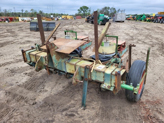 2 Row Carousel Planter | Online Auctions | Proxibid
